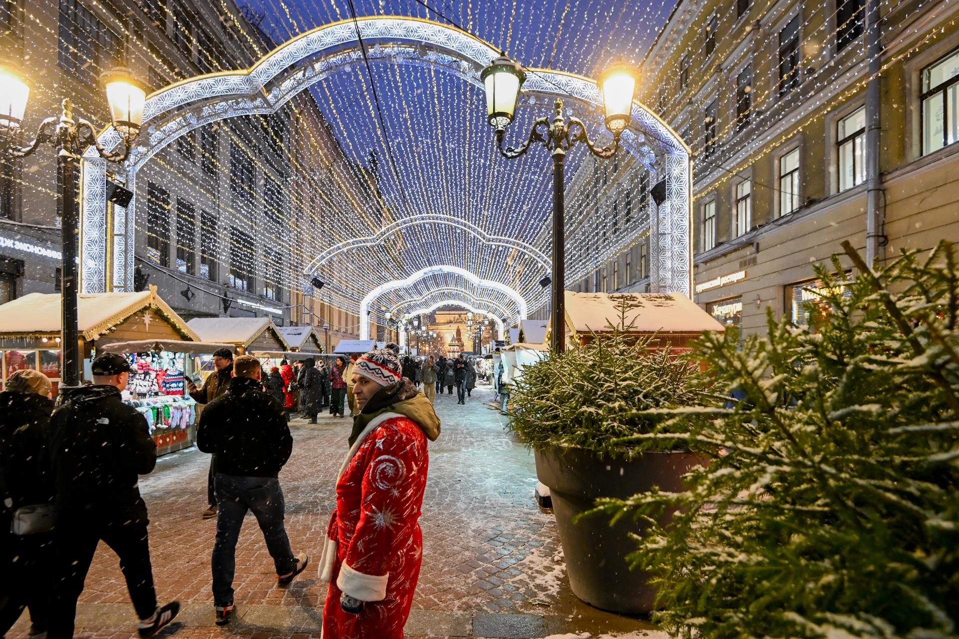 Новогодние каникулы в Петербурге проведут свыше 1,2 млн туристов